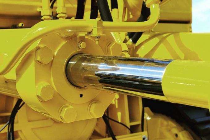 Multistage Single Acting Hydraulic Cylinder With Piston Rod Crane